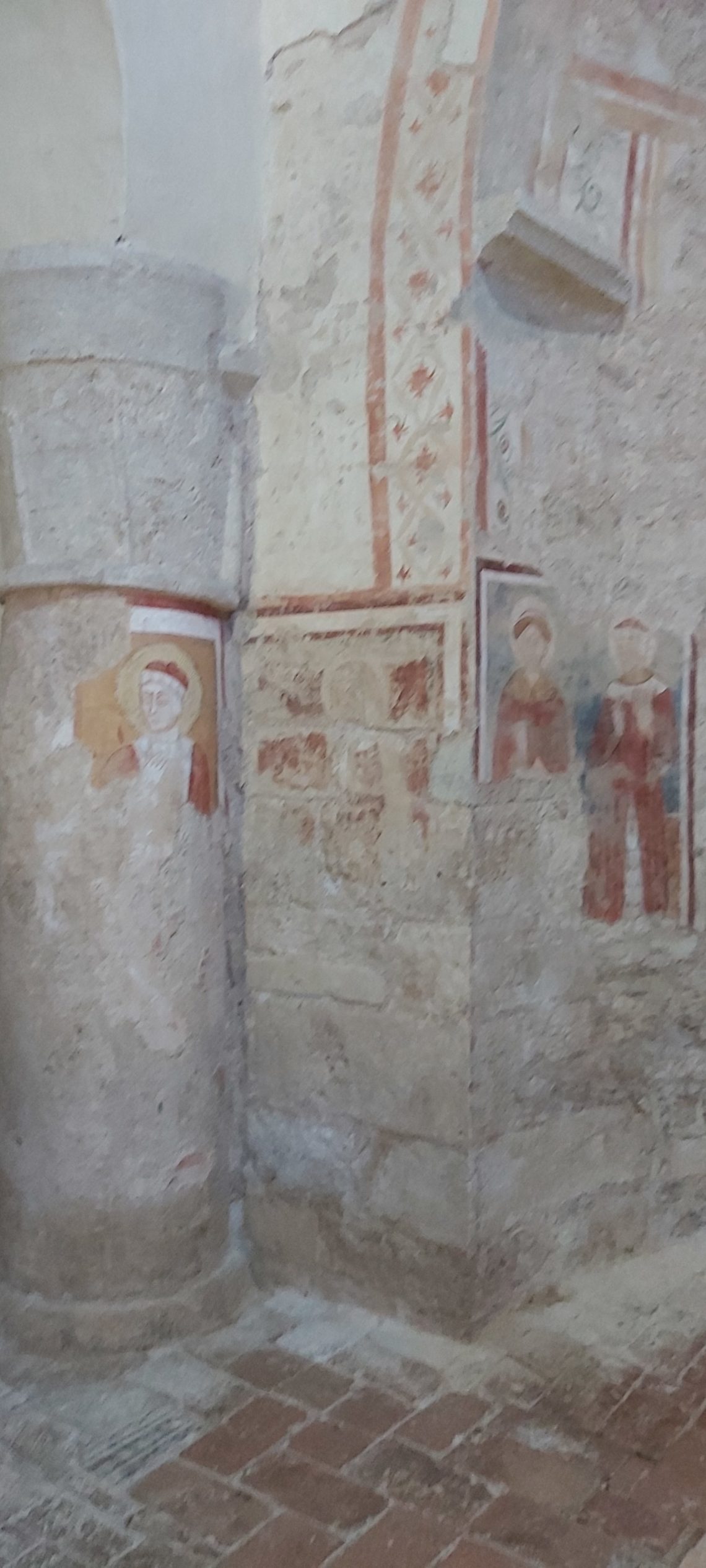 Sulle orme dei Romani: visitare il parco archeologico di Carsulae ...