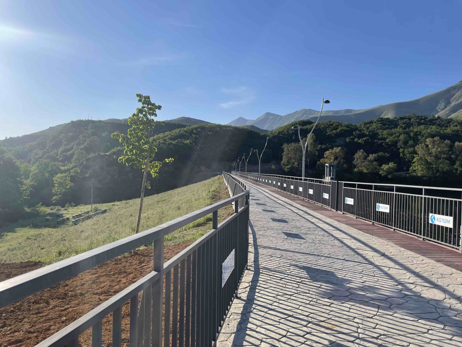 Blue Eye: sorgente d'acqua naturale nel sud Albania : Trottole in Viaggio