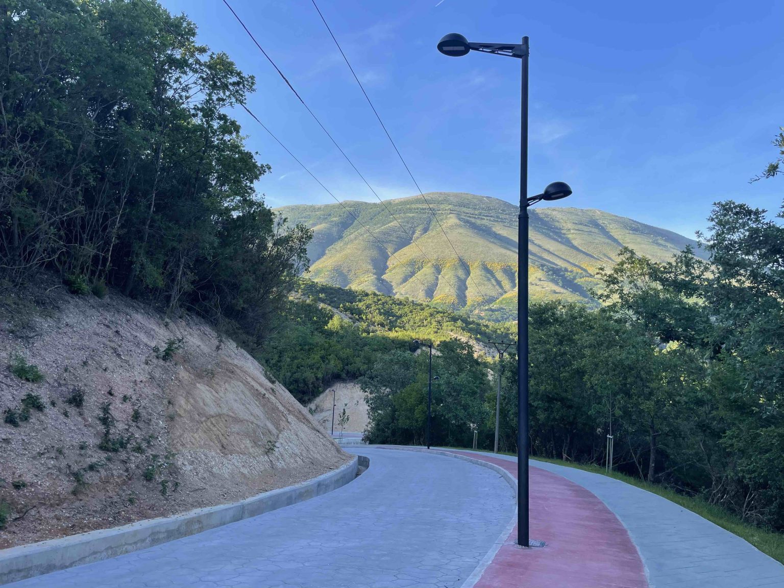 Blue Eye: sorgente d'acqua naturale nel sud Albania : Trottole in Viaggio